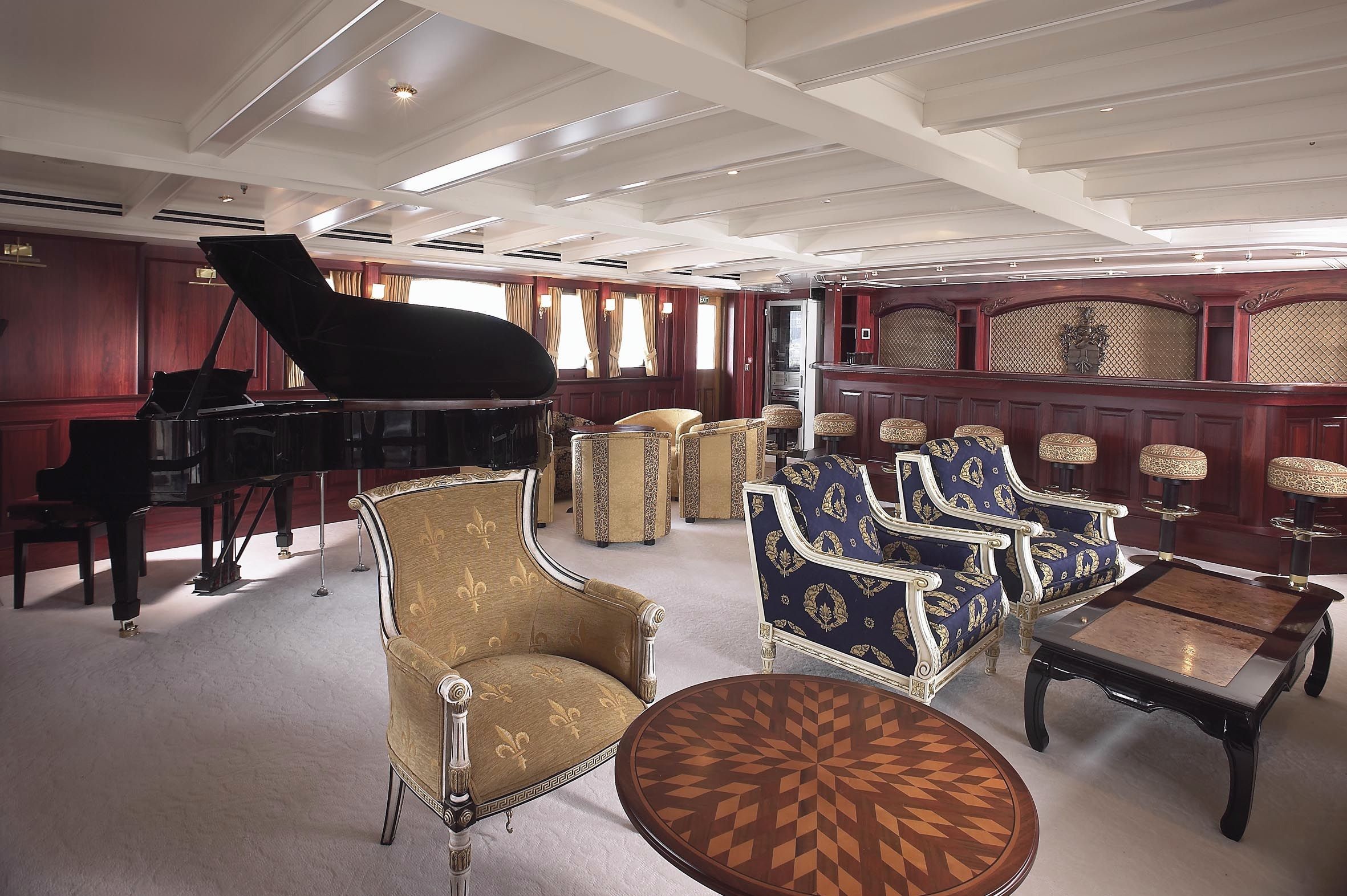 Yacht SS Delphine, Classic Yacht | CHARTERWORLD Luxury Superyacht Charters